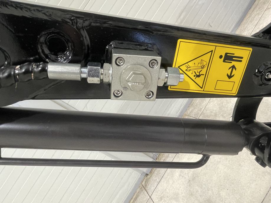 Mini bager Hofman SUKI SK12 - - RASPRODAJA 2000 EUR UŠTEDA!!