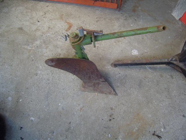 Plug za motokultivator imt 506