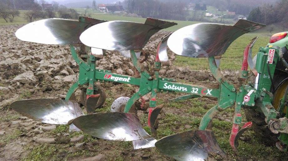 Plug Regent saturn 35 CX 3 brazde