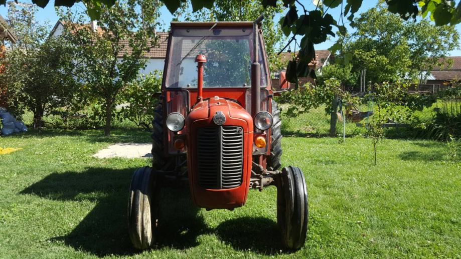 Traktor imt 539