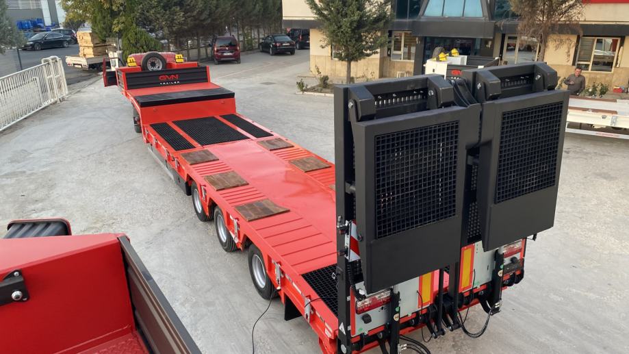 GVN TRAILER GVN329 labudica 3os za prijevoz strojeva s hid. platformom ...