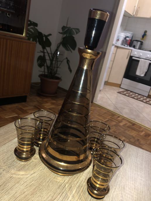 Stakleni set za piće