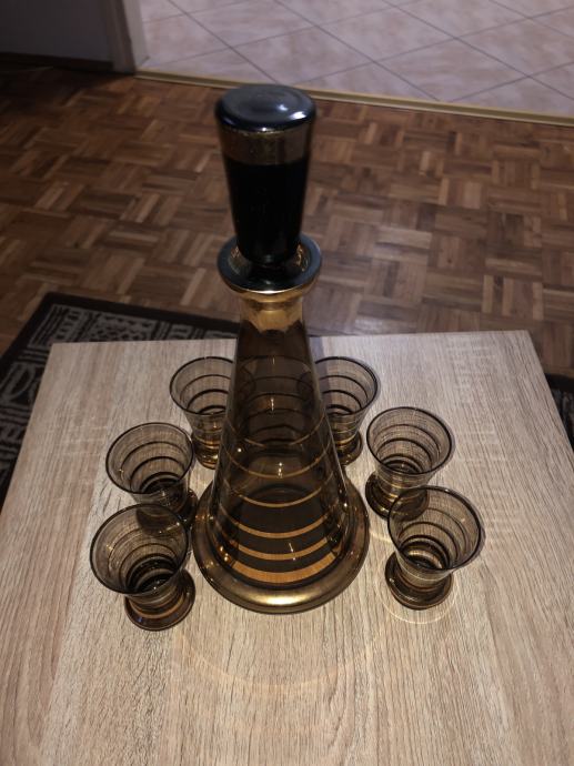 Stakleni set za piće