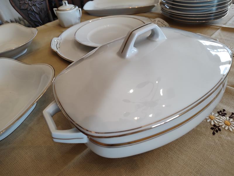 Elegantan, klasičan, vintage SERVIS ZA JELO naših baka Elegantan, klasičan, vintage SERVIS ZA JELO naših baka