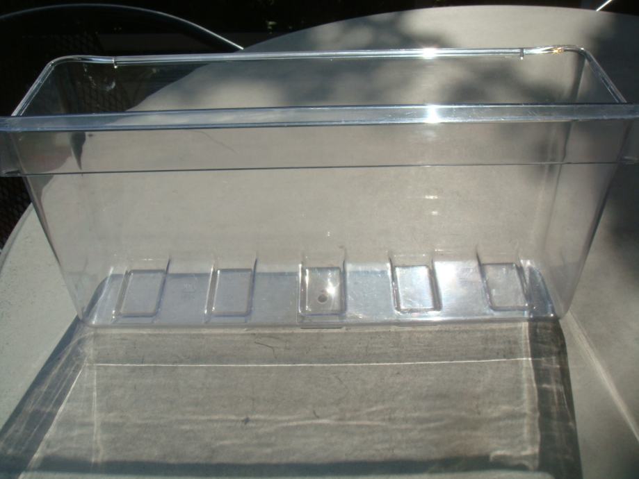 PLASTIČNE POSUDE ZA LED