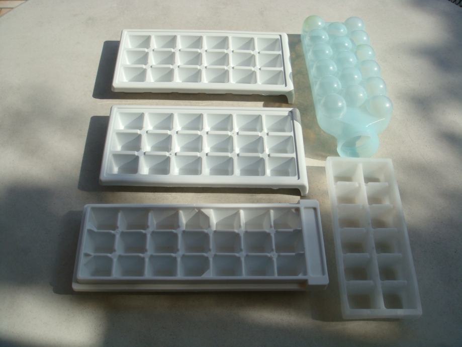 PLASTIČNE POSUDE ZA LED