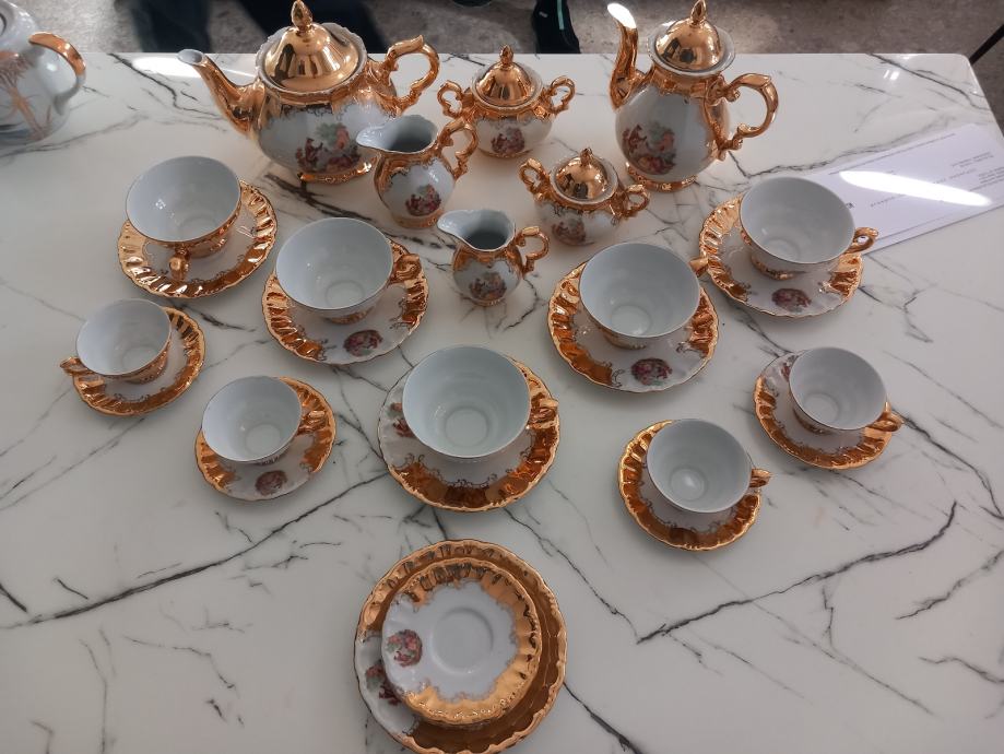 porculanski set za caj