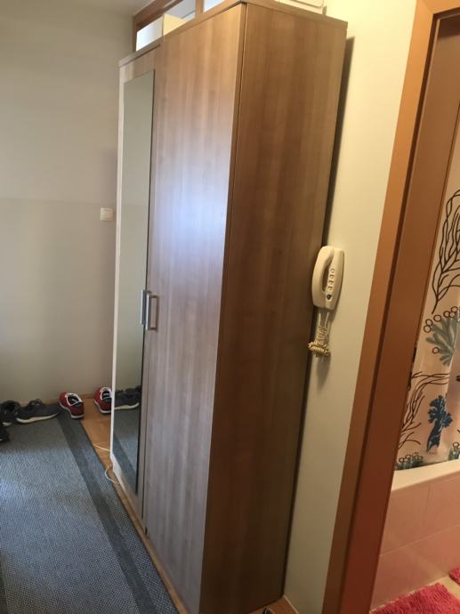 Dva ormara za predsoblje