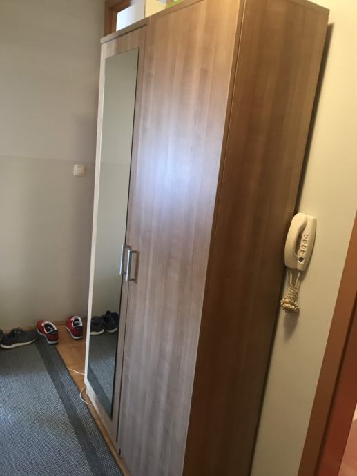 Dva ormara za predsoblje