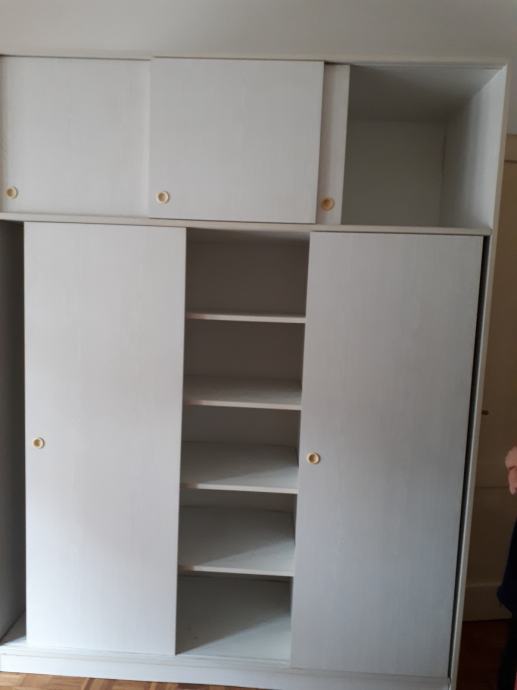 Trokrilni ormar prodajem