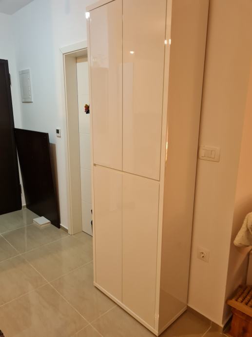 Bijeli ORMAR, visoki sjaj, 1.300kn