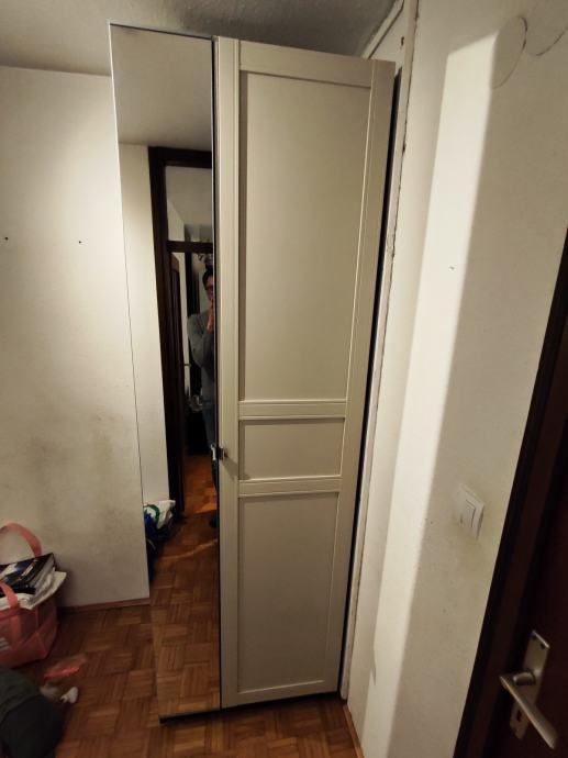 IKEA - ORMAR (za predsoblje) - crni, staklo