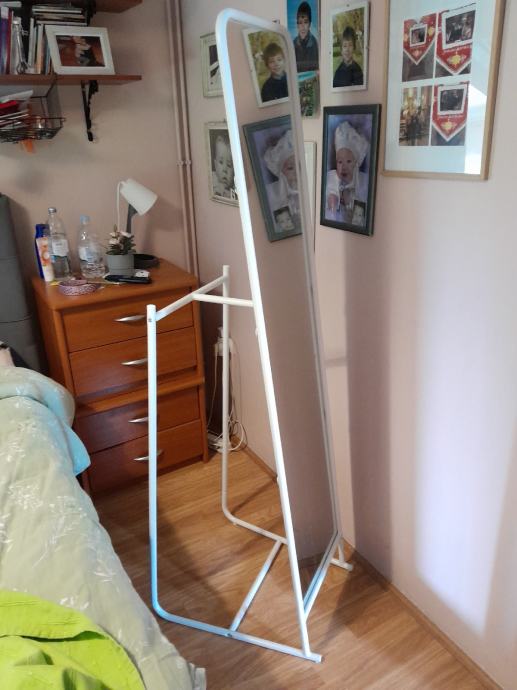 samostojece ogledalo