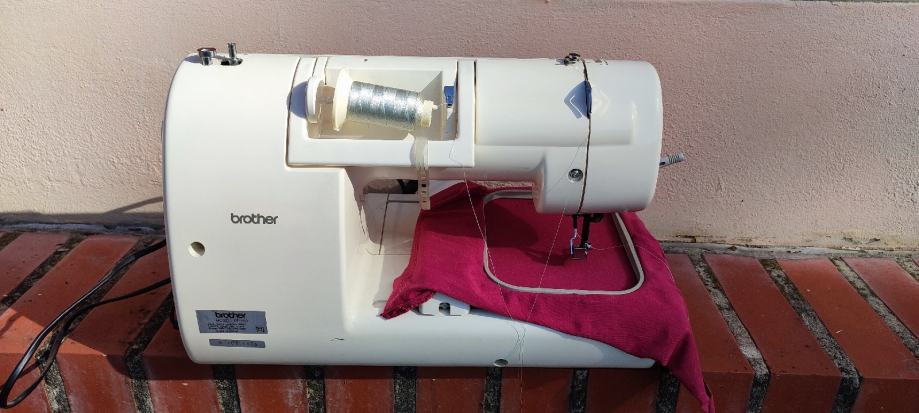 Mašina za štikanje (embroidery) - Brother PE-100