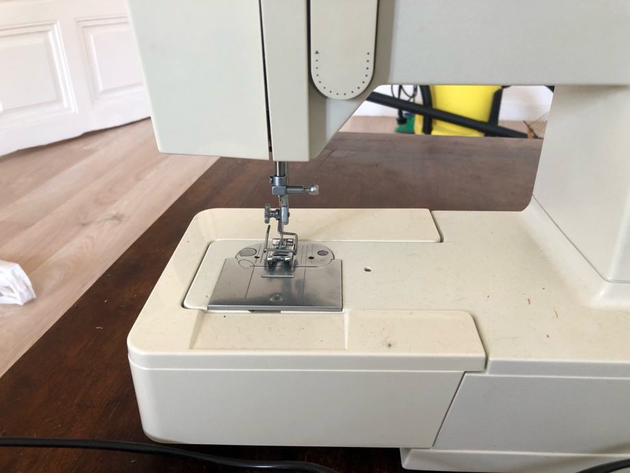 Singer mašina za šivanje melodie 100