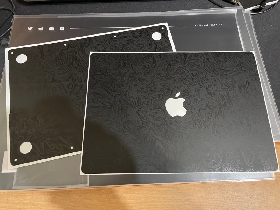 dbrand skins (folije) macbook pro 14” (2021./2023.)