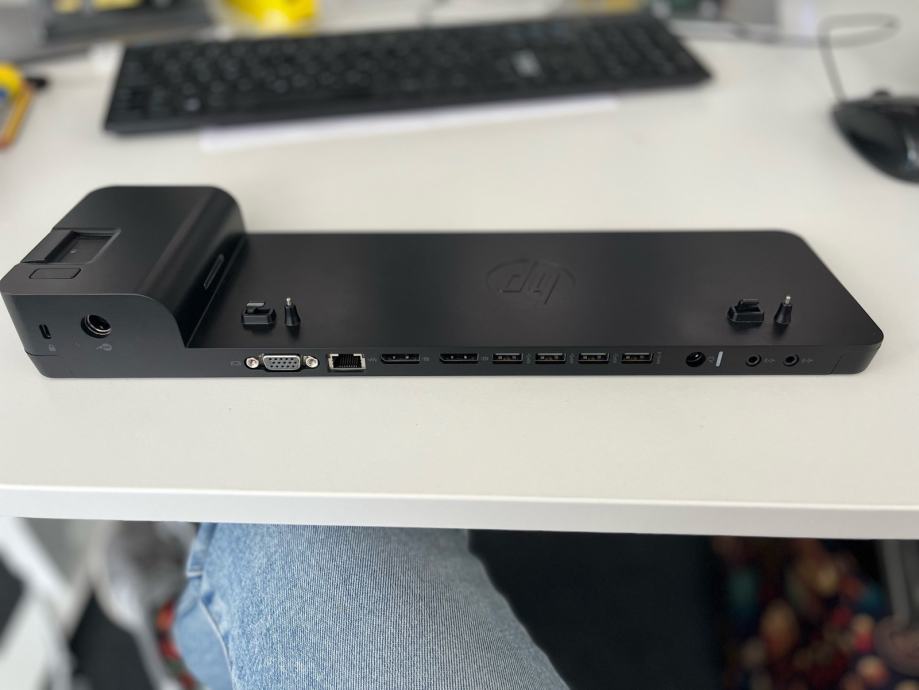 HP 2013 Ultraslim Docking Station sa adapterom