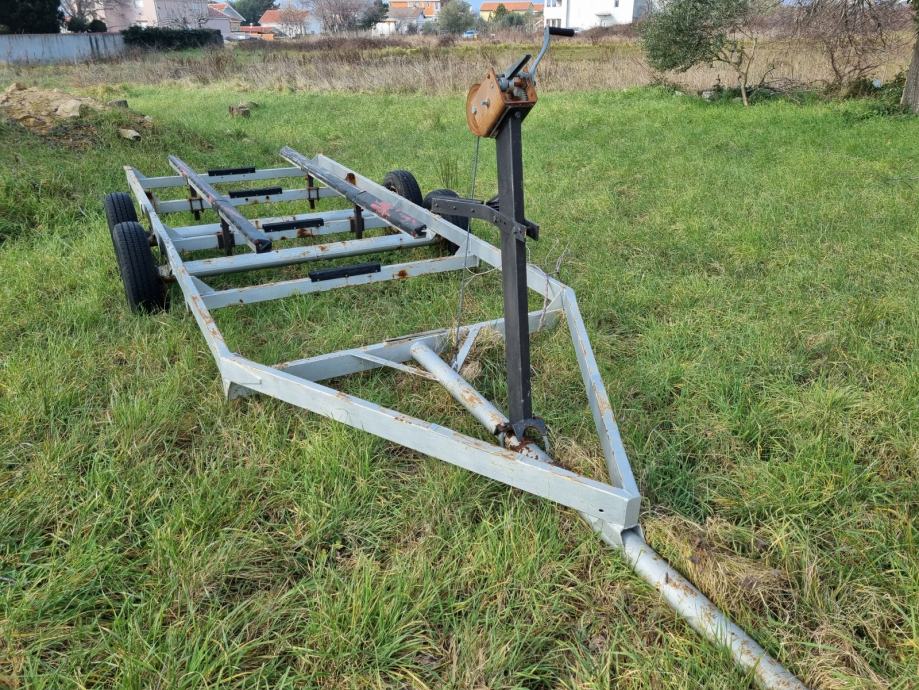 Prikolica za plovilo (suhi vez)