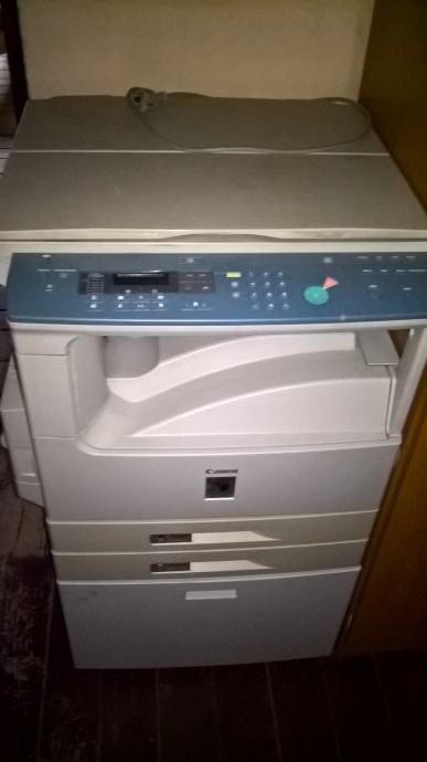Fotokopirni uređaj Canon iR2000