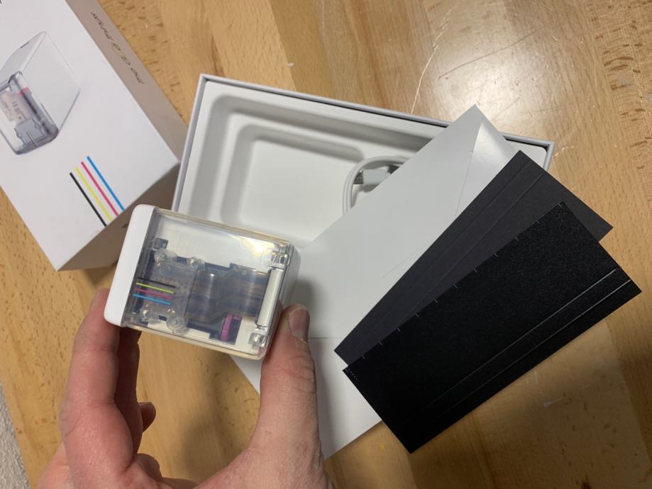 PrinCube - mikro mobilni printer u boji