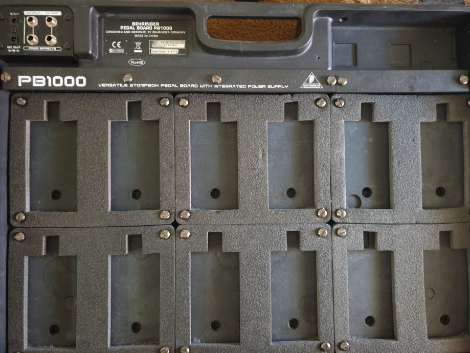 BEHRINGER PB1000 PEDALBOARD