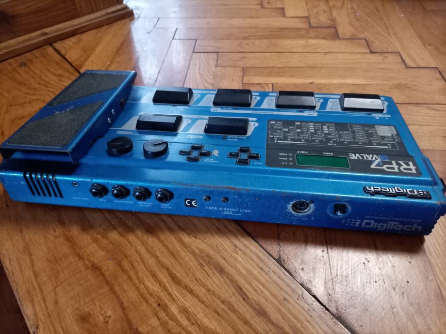 PEDALA DIGITECH RP7 VALVE PREAMP/EFFECTS PROCESSOR za gitaru