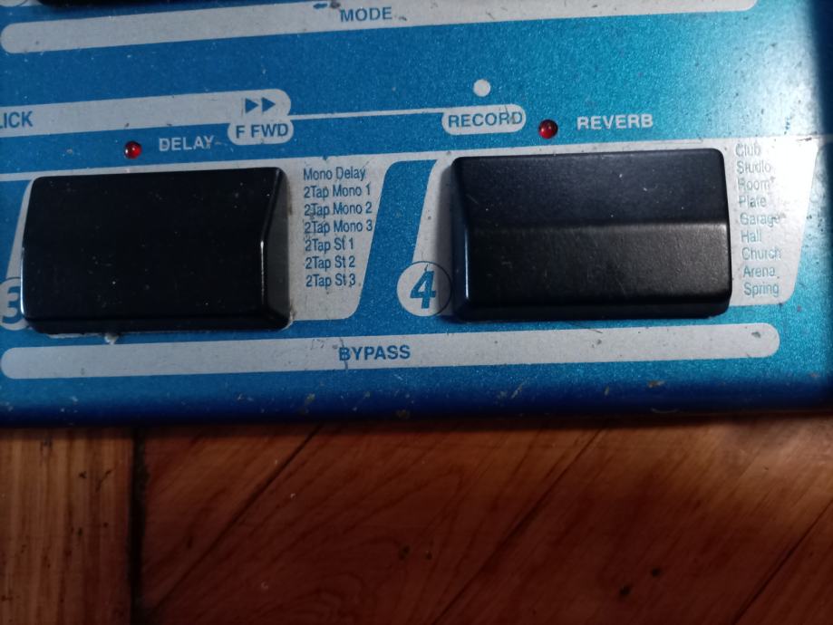 PEDALA DIGITECH RP7 VALVE PREAMP/EFFECTS PROCESSOR za gitaru