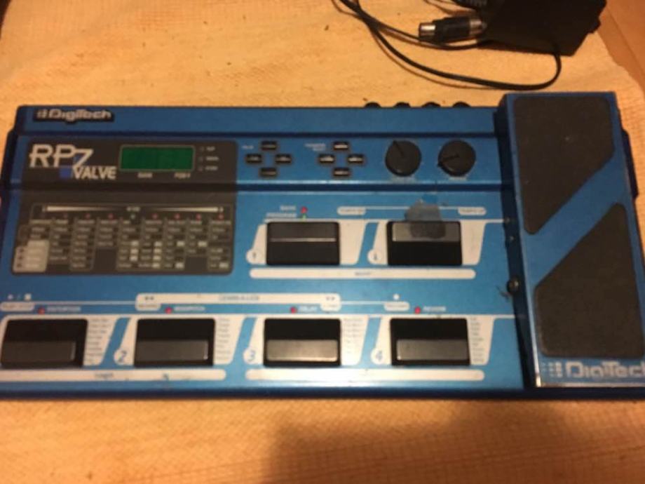 Digitech rp7 valve - vintage muktiefekt sa lampom