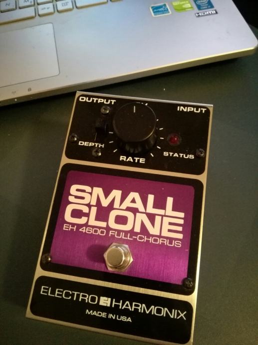 Electro-Harmonix Small Clone analog chorus