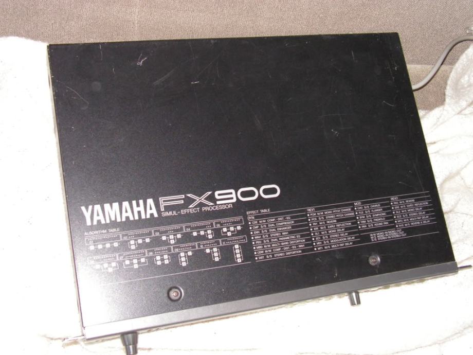 Yamaha FX900 processor za gitaru, bas - live / studio FX