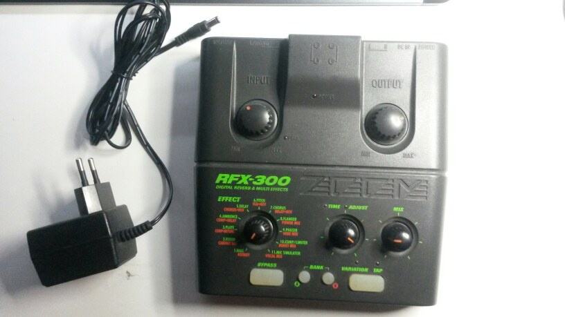 Zoom RFX-300 efekt procesor