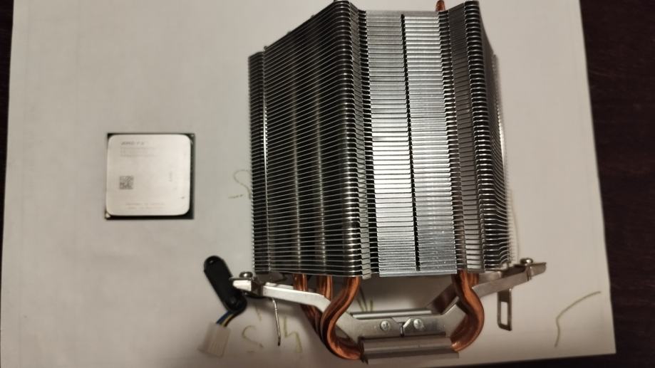 AMD FX procesor i ultra quiet CPU cooler ENPS7X LED Zalman