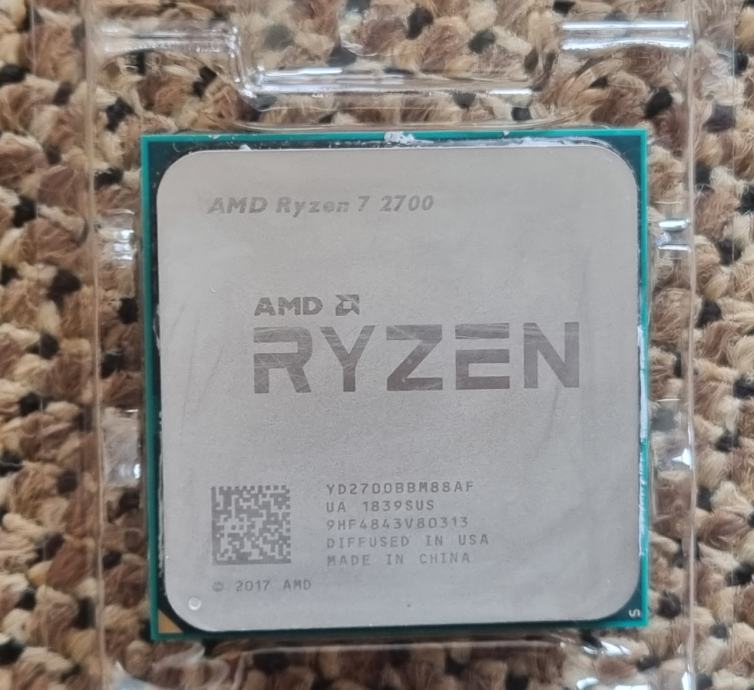 AMD Ryzen 7 2700 + hladnjak