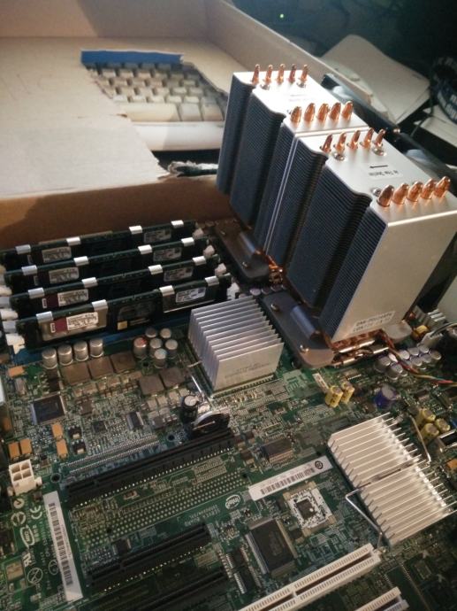 Intel Xeon X5365 x2 + 16GB DDR2 (ECC & FullBuffer) + Intel S5000XVN