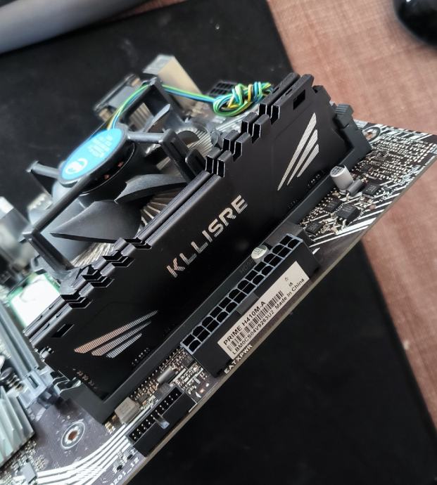 MATIČNA PLOČA + CPU + RAM