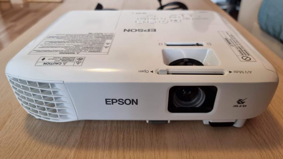 Projektor Epson EB-X05