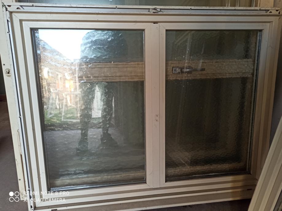 KVALITETAN PROZOR SA SLIKE - DRVO/ALUMINIJ