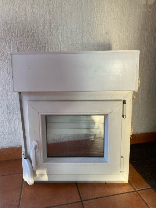 PVC prozor s roletom 60x71