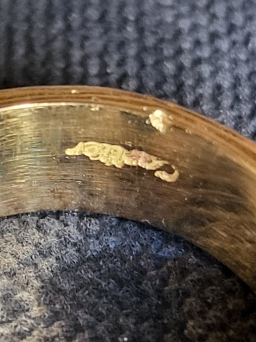 Cartier prsten 18K....6.32g...600€..zamjena