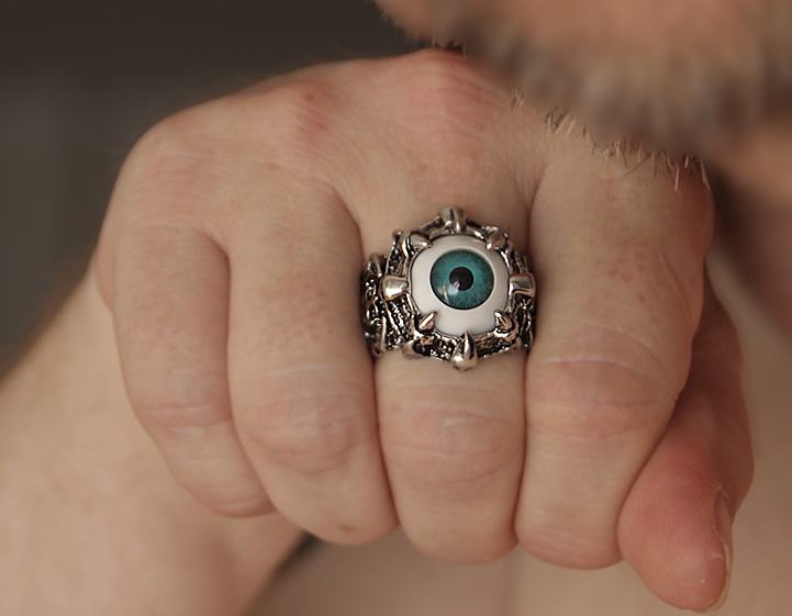 Muški gotički, punk, zlo oko, bikerski prsten ! Novi.
