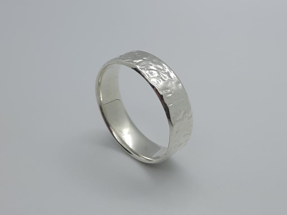 Srebrni prsten