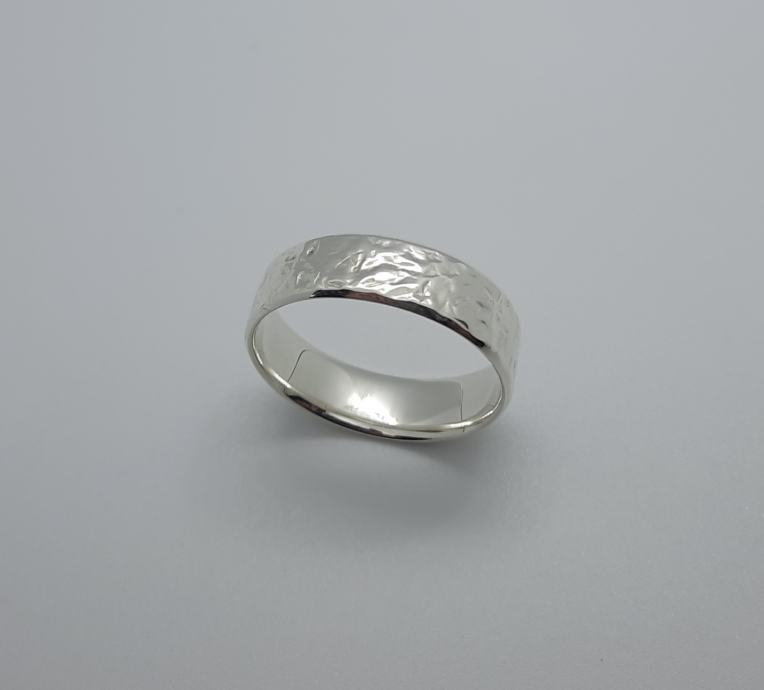 Srebrni prsten