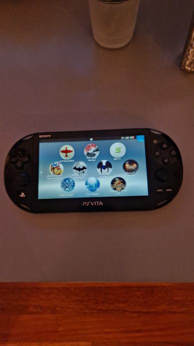 PlayStation Vita PCH-2016