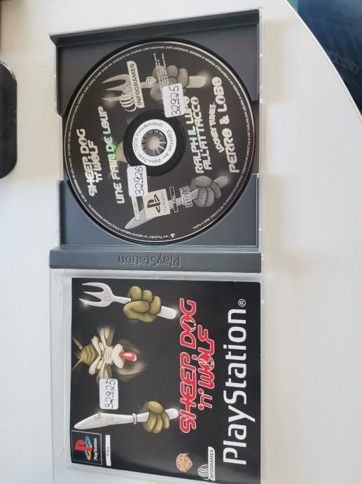 PS1 igrica sheep dog n wolf kao nova