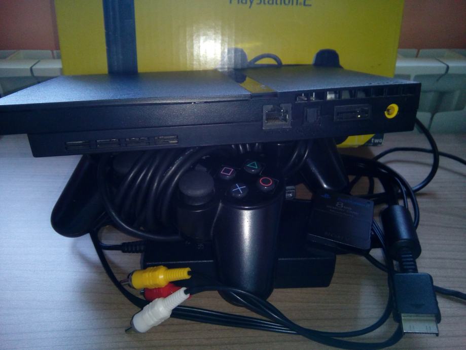 PS2 konzola sa igricama