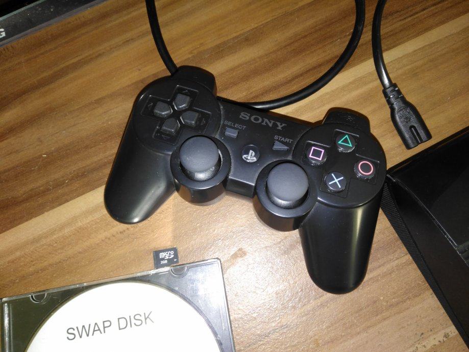 PS3 Super Slim 500GB + Cobra ODE + tri igre + dva kontrolera [HITNO!]