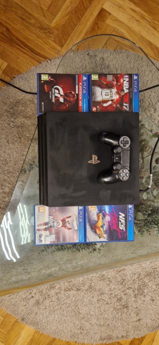 Playstation 4 Pro 1TB+ Igrice