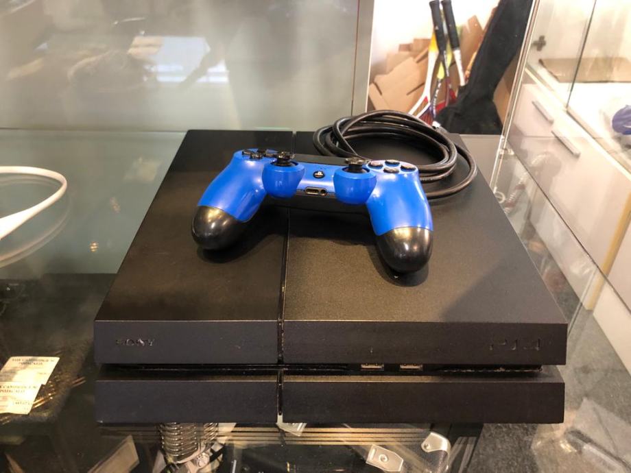 PLAYSTATION 4 (PS4) FAT 500GB. R1/ RATE!
