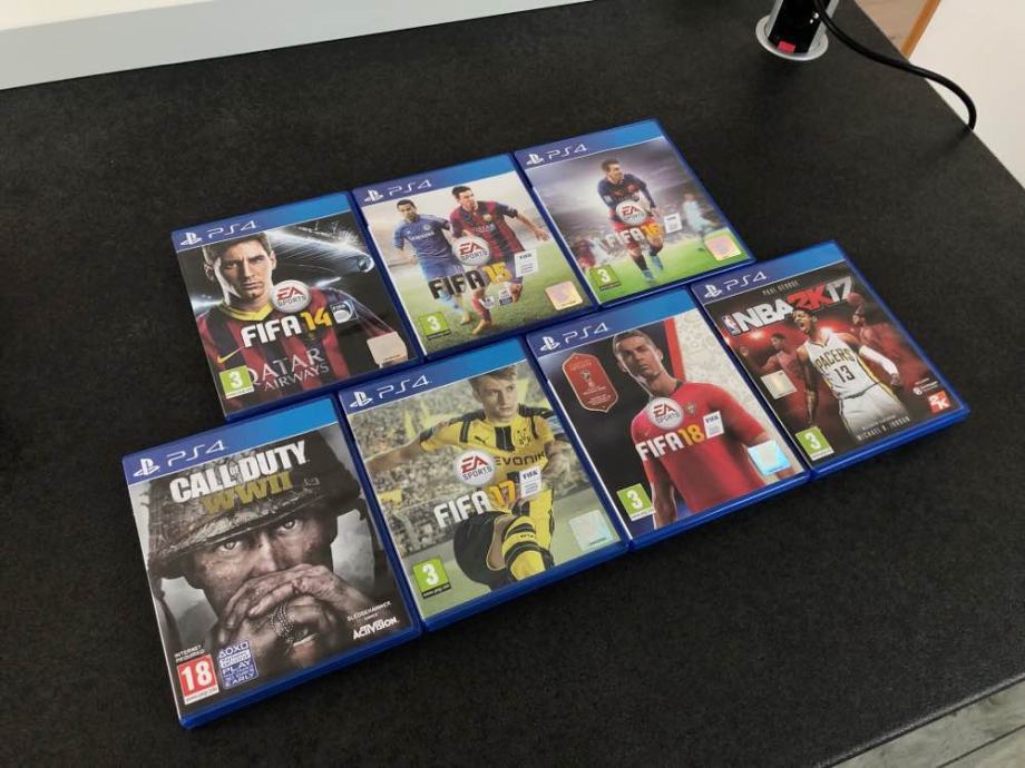 PS4 Pro GOLD EDITION, 1TB, 1 kontroler + jedna igra