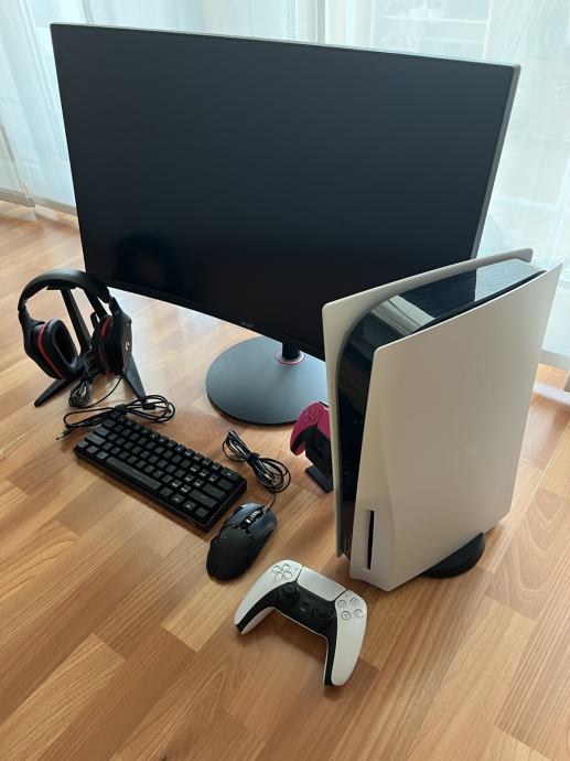 Prodajem Playstation 5 uz sav gaming Setup!!